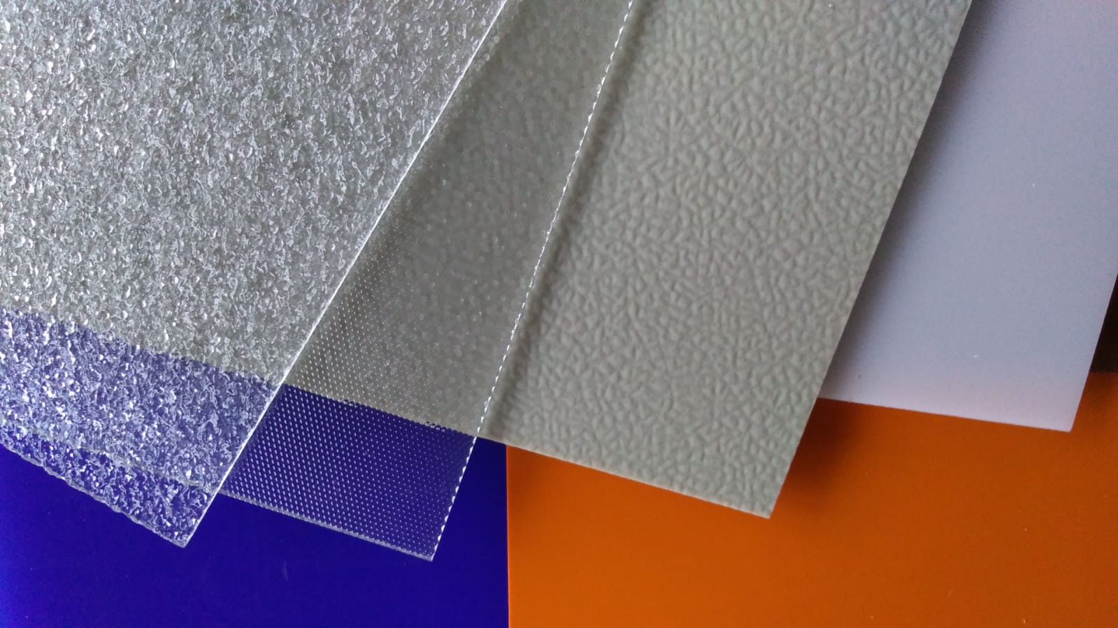 Ambro Polymer - PLACAS PLANAS EN RELIEVE Y ONDULADAS - PLACAS PLANAS ...